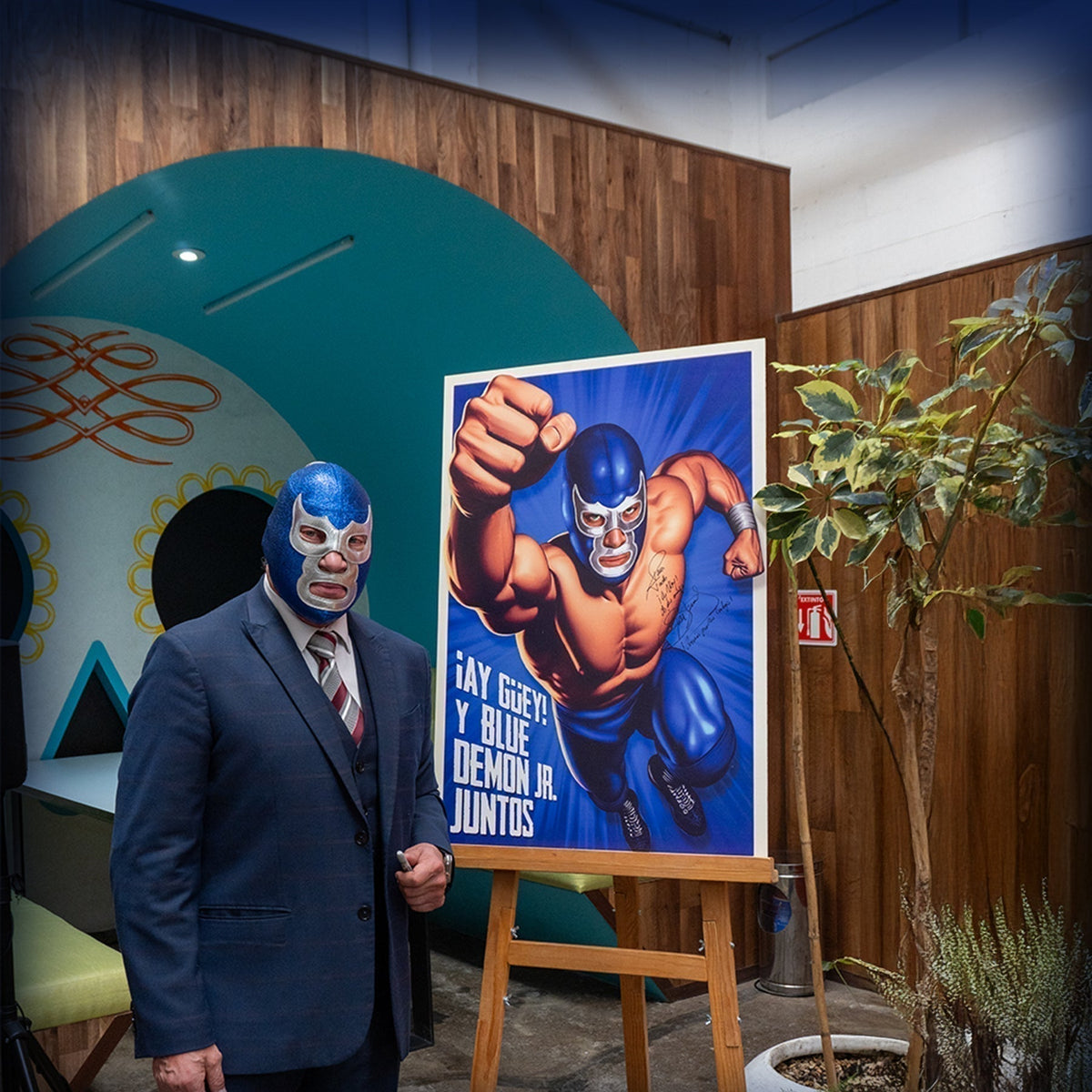 ¡El Poder Azul se Desata! - ¡Ay Güey! y Blue Demon Jr. presentan Alian ...
